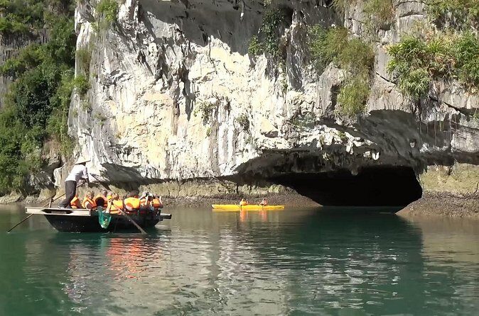 Halong Bay day tour 8 hours cruise from Hanoi city - Arrival and Boarding: Starting the Cruise