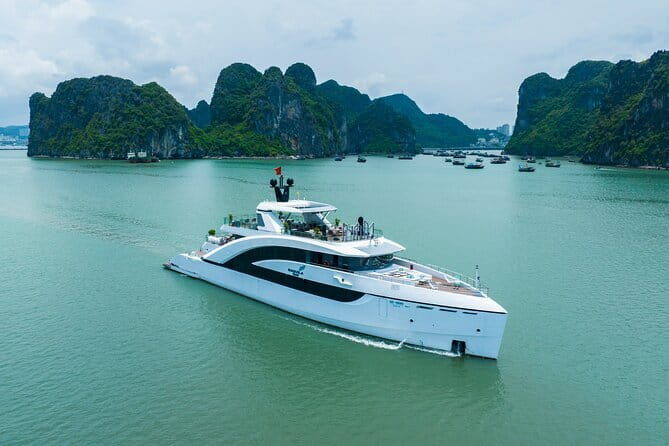 Halong Bay Day Trip Explore Caves, Kayak & Lunch by Saquila Yacht - Key Points