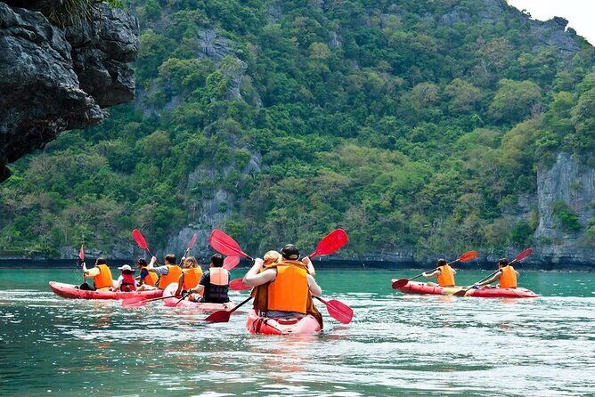 Halong Bay Deluxe Cruise with Lunch, Kayaking & Cave Tour - FAQs
