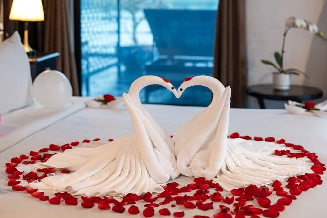 Halong Bay & Lan Ha Bay 2-Day 1-Night Luxury Cruise from Hanoi - Discovering the Ultimate Escape: A Review of the Halong Bay & Lan Ha Bay 2-Day Cruise