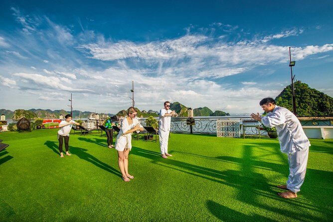 Halong bay luxury cruise 2D/1N: Kayaking, Swimming, Titop island & Surprise cave - Evaluating the Value