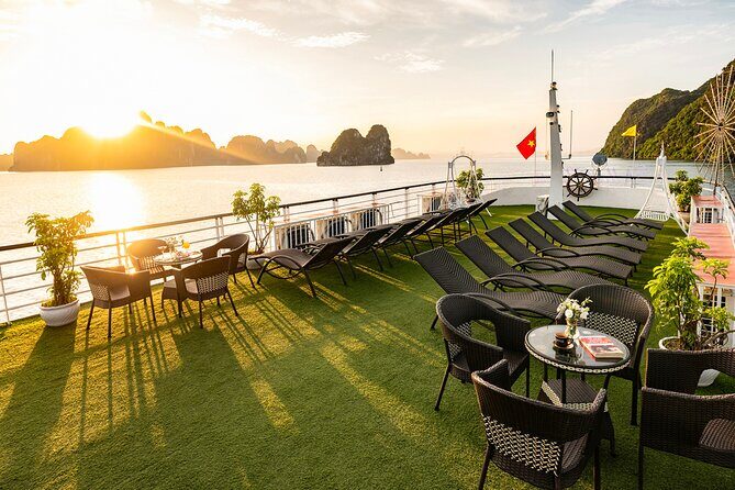 Halong bay Luxury Cruise Day Trip: Buffet Lunch & Limousine Bus - Food and Onboard Comfort