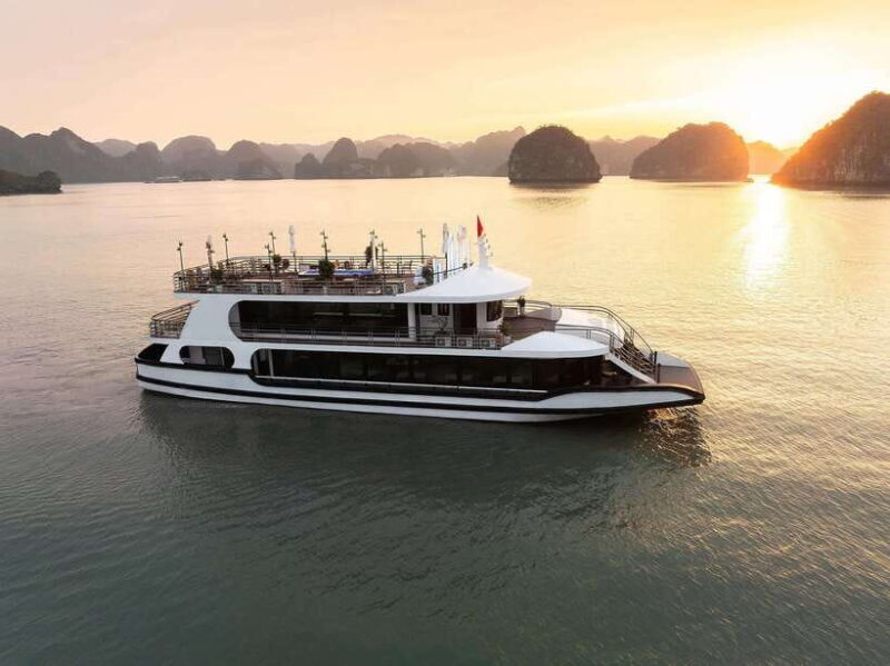 Halong Bay Luxury Cruise: Kayak&Swim,Cave, Party BEST SELLER - Key Points