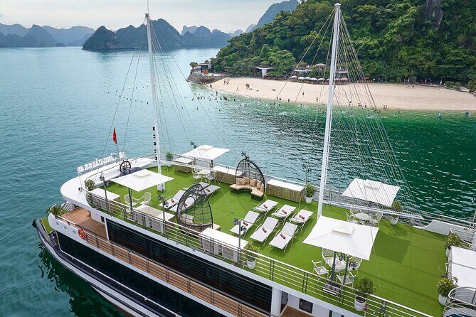 Halong Bay Luxury Day Tour: Buffet Lunch, Kayaking & Jacuzzi - Introduction: A Luxurious Day on Halong Bay