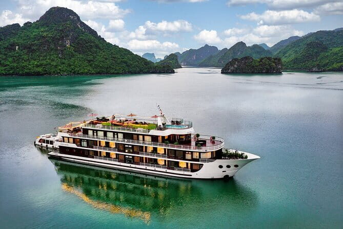 Halong Bay Luxury Day Trip with Hercules Cruise From Harbor - Visiting Sung Sot Cave