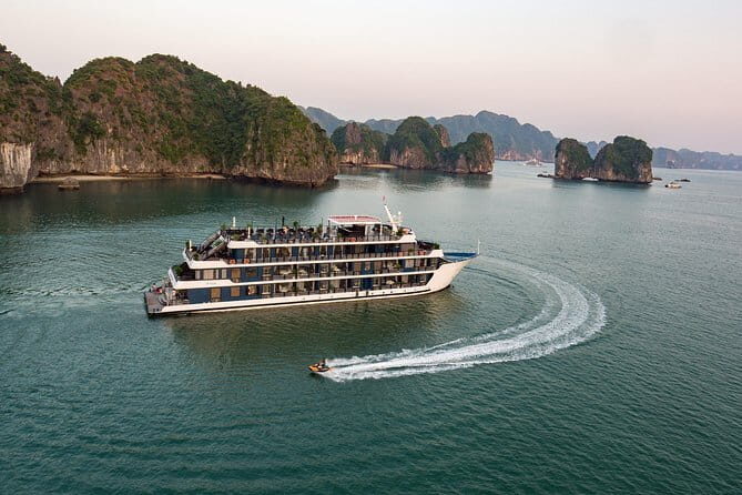 Halong Bay Luxury Day Trip with Hercules Cruise From Harbor - Exploring Hang Luon Cave
