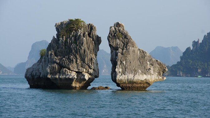 Halong bay one day trip from Hanoi - A Hands-On Look at the Halong Bay One-Day Trip from Hanoi