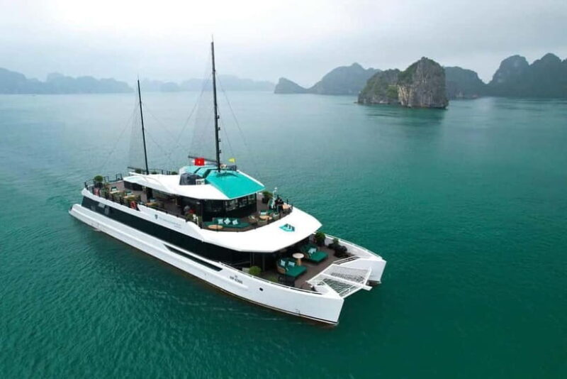 HALONG BAY  SURPRISING CAVE  TITOP ISLAND  LUON CAVE - Key Points