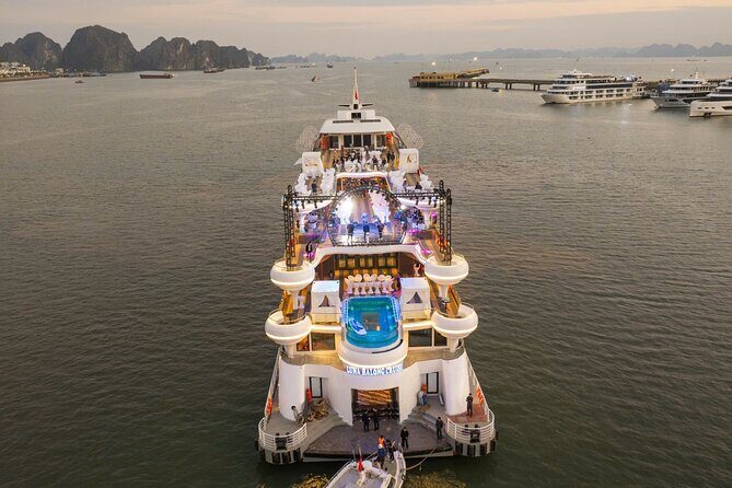 Halong International Cruise Port Luxury Tour Experience - Introduction: A Luxurious Day in Halong Bay