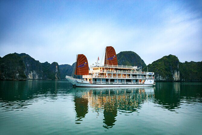 HaLong, LanHa bay 2days and 1 nite Kayak on Vega Legend Cruise. - The First Day: Exploring Ha Long Bay