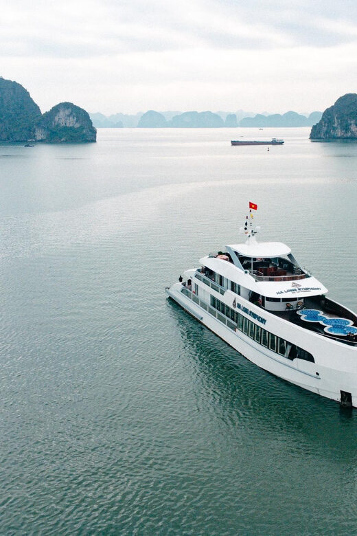HALONG SYMPHONY DAY CRUISE-THE HERITAGE JOURNEY VIA TRANSFER - Buffet Lunch: Fresh Seafood on the Water