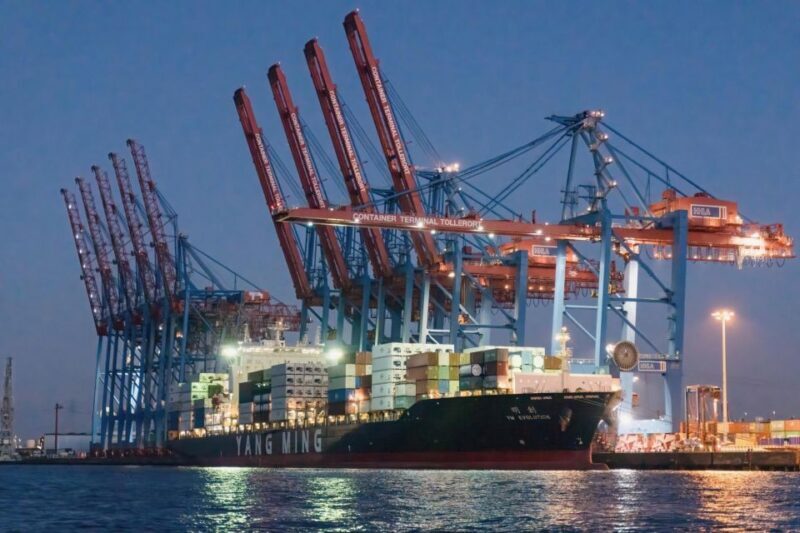 Hamburg: 1.5-Hour Evening Lights Harbour Cruise on a Ship - FAQ