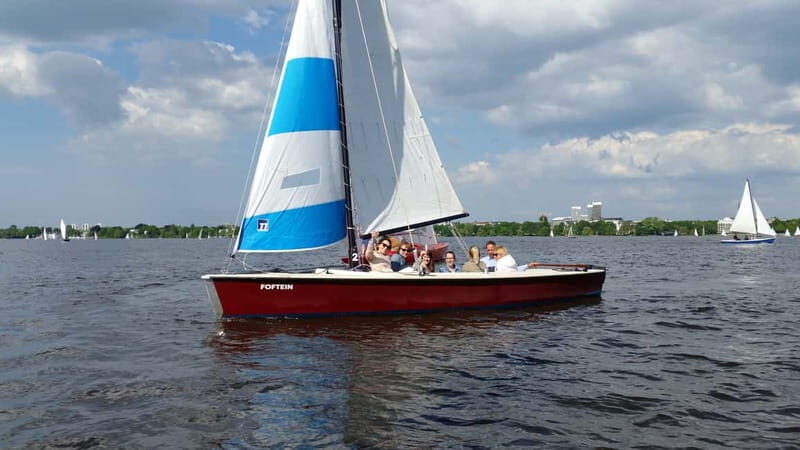 Hamburg: 1.5-Hour Sailing Sightseeing Tour on Aussenalster - Experiencing Hamburg from the Water: The Details
