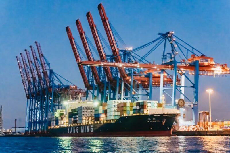 Hamburg: 1.5h Grand Harbor Evening Lights Cruise - What to Expect During the Tour