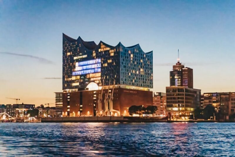 Hamburg: 1.5h Grand Harbor Evening Lights Cruise - Practical Tips for Your Cruise