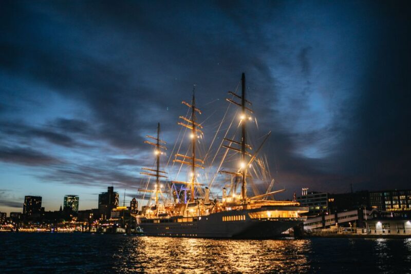 Hamburg: 1-Hour Evening Harbor Lights Cruise - Practical Details and Considerations