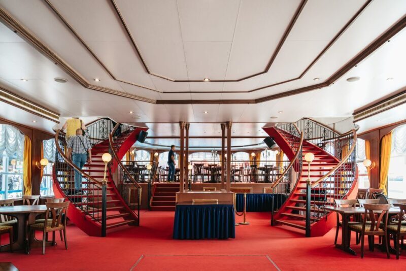 Hamburg: 1-Hour Harbor Sightseeing Cruise with HafenCity - Hamburg: 1-Hour Harbor Sightseeing Cruise with HafenCity — A Closer Look