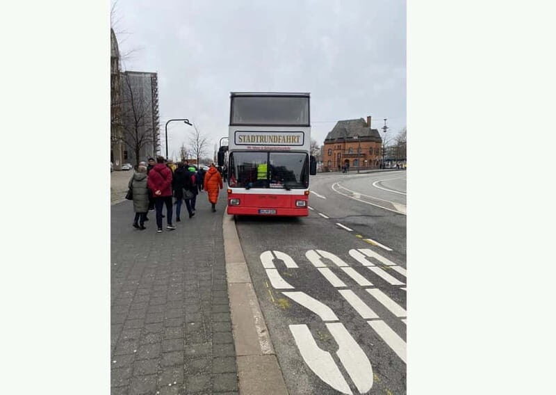 Hamburg: 1-Hour Sightseeing Bus Tour with Live Guide - Detailed Breakdown of the Itinerary