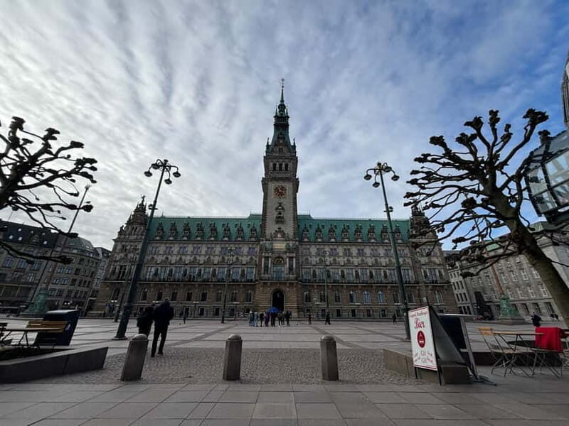 Hamburg: 1-Hour Sightseeing Bus Tour with Live Guide - Practical Aspects and Pricing Analysis