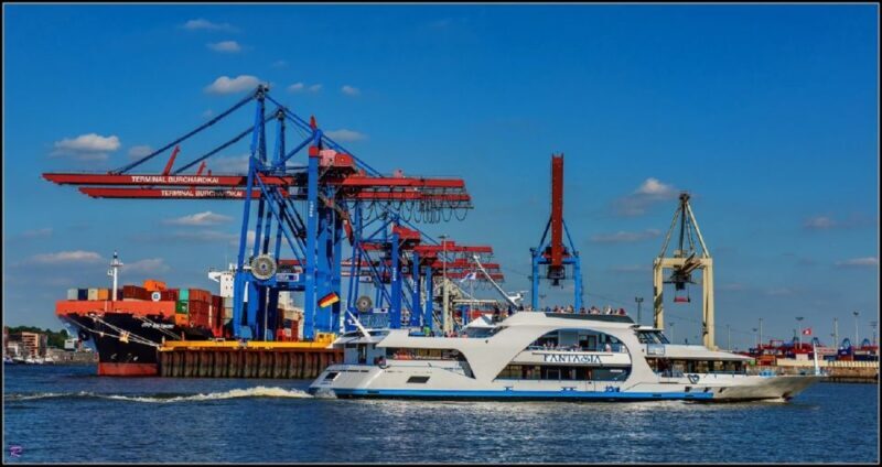 Hamburg: 2-Hour Sightseeing Cruise to Blankenese - An In-Depth Look at the Hamburg Harbor Cruise