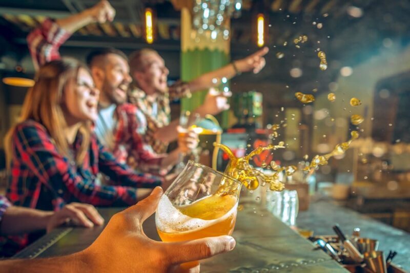 Hamburg: 2 Nights PubCrawl Party through the Reeperbahn - Authentic Atmosphere and Social Vibe