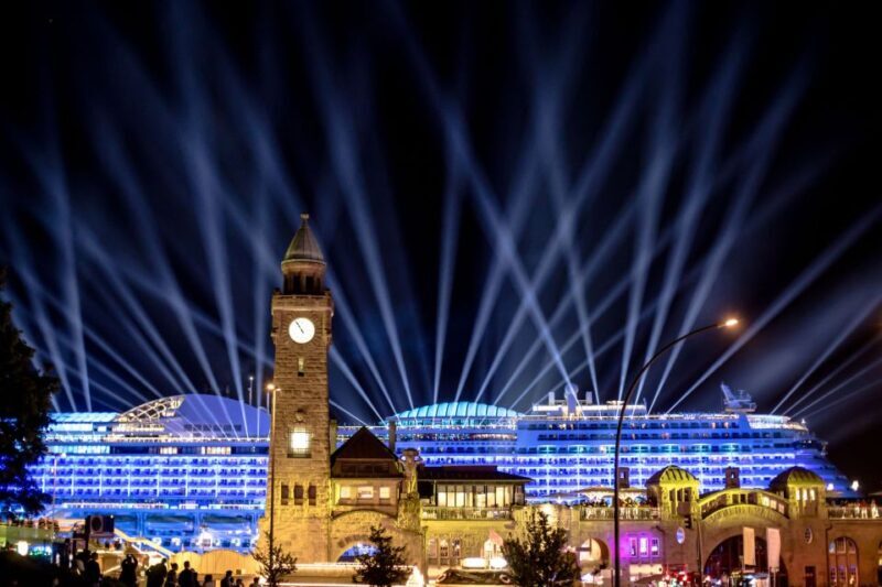Hamburg at Night: Old Town & St Pauli Private Tour - Key Points