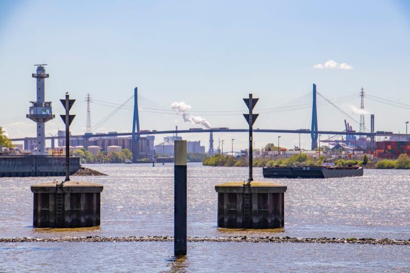 Hamburg: Capture the most Photogenic Spots with a Local - A Practical Overview of What You’ll Experience