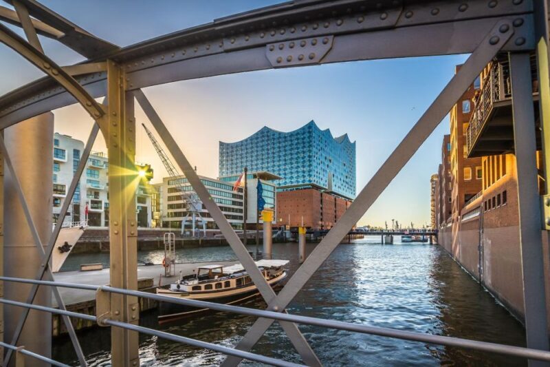 Hamburg Combi: 1,5h Evening Cruise & 2h Reeperbahn Tour - Why This Tour Stands Out