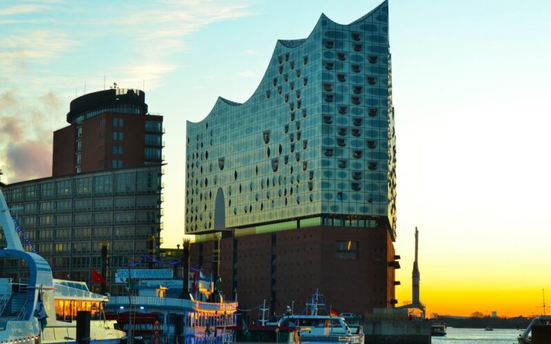 Hamburg: Elbphilharmonie Plaza, Highlights & Surroundings - Key Points