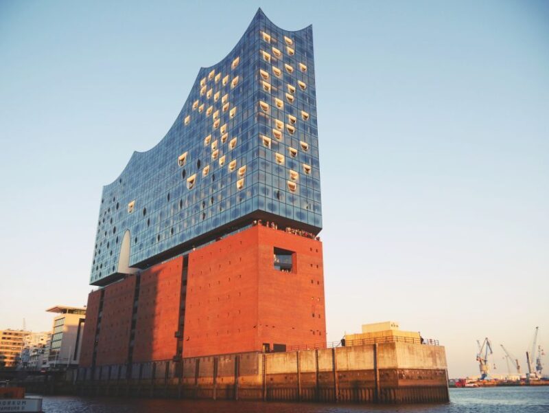 Hamburg: Elphi Plaza Guided Tour with Störtebeker Beer - Key Points