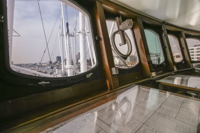 Hamburg: Entrance to the Museum Ship Cap San Diego - The Sum Up