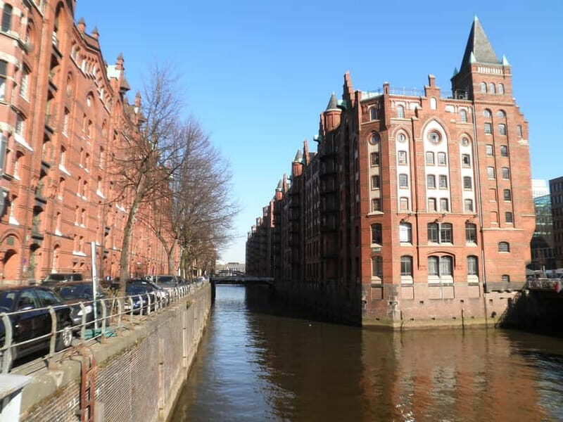 Hamburg: Exclusive Tour by Limousine with Chauffeur - Breakdown of the Tour: What You’ll See and Do