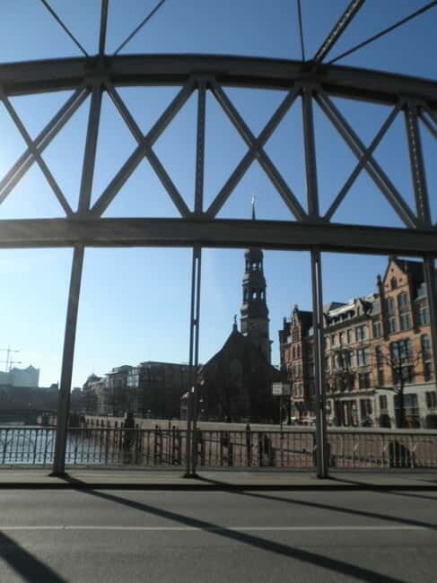 Hamburg: Exclusive Tour by Limousine with Chauffeur - Practical Details and Tips