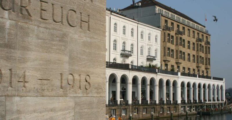 Hamburg: Guided Walking Tour - Introduction