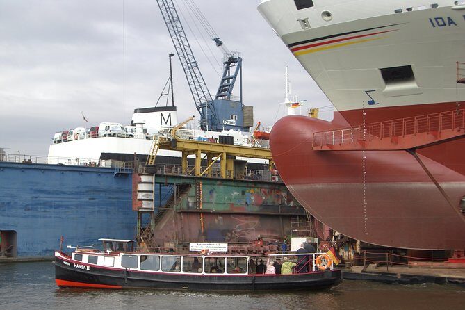 Hamburg harbor tour with a barge - Practical considerations and tips