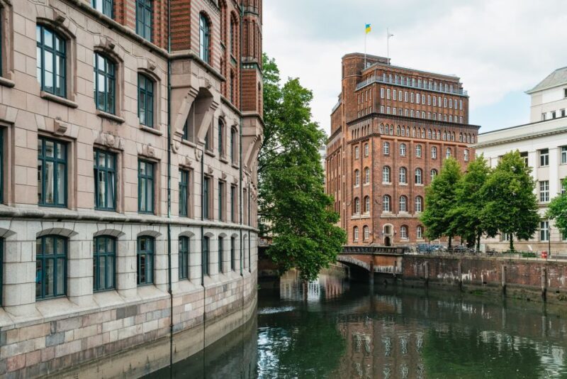 Hamburg: Hop-On Hop-Off Bus with Harbor Cruise - Practical Details and Tips for the Traveler