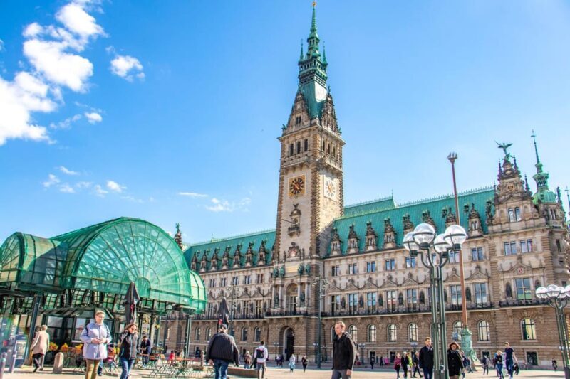 Hamburg: In the footsteps of the Beatles with a Local - The Value of a 90-Minute Guided Walk