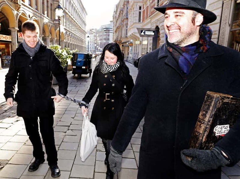 Hamburg: Interactive Crime Theater Tour in German - An In-Depth Look at the Hamburg Crime Theater Tour