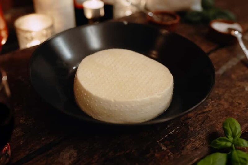 Hamburg: Mozzarella course with accompanying wines (Alte Schmiede Ottensen) - Who Is This Best For?