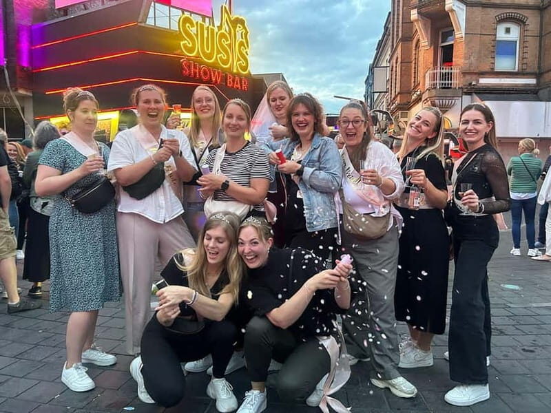 Hamburg: Night PubCrawl Tour through the Reeperbahn - Key Points