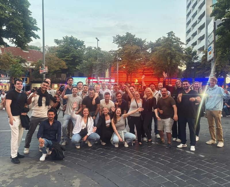 Hamburg: Night PubCrawl Tour through the Reeperbahn - A Closer Look at the Hamburg Night PubCrawl Experience