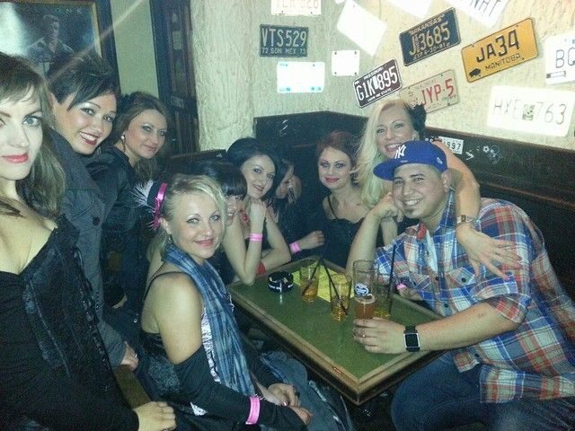Hamburg: Night PubCrawl Tour through the Reeperbahn - Price & Value