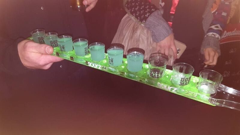 Hamburg: Night PubCrawl Tour through the Reeperbahn - Who Will Enjoy This Tour Most?