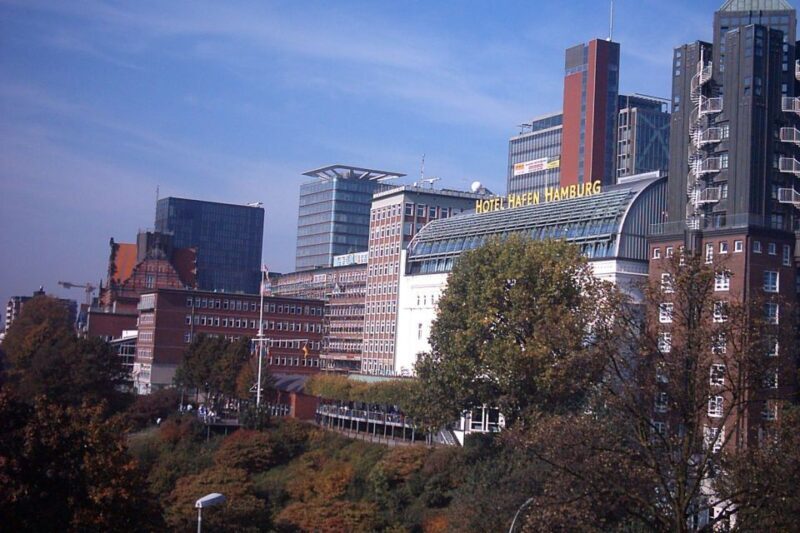 Hamburg: Private 75-Minute Tour of St. Pauli - Authentic Experiences and Local Insights