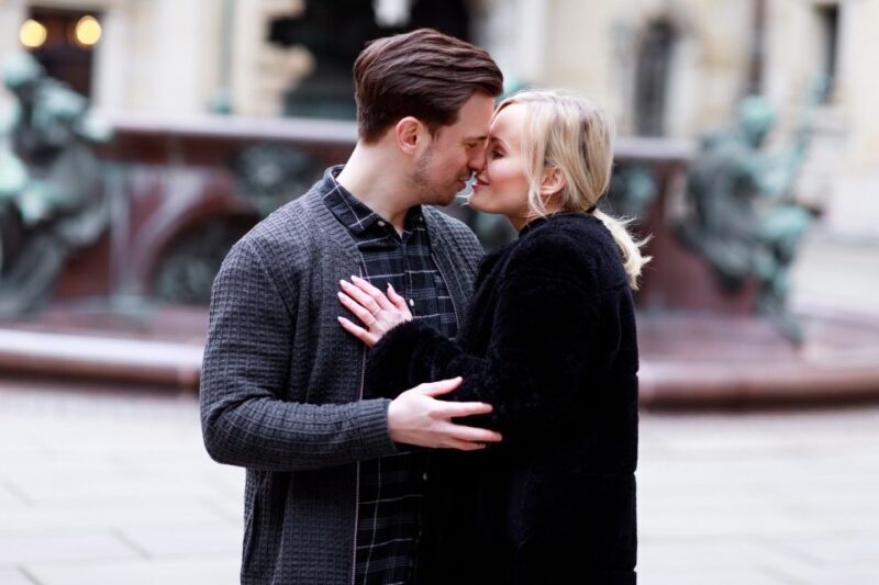 Hamburg: Private Couples' Photoshoot and Walking Tour - Key Points