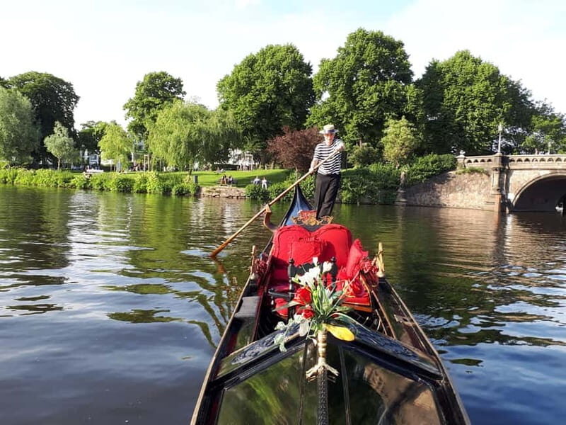 Hamburg: private Tour in the royal Venetian Alstergondel - The Experience and Its Value