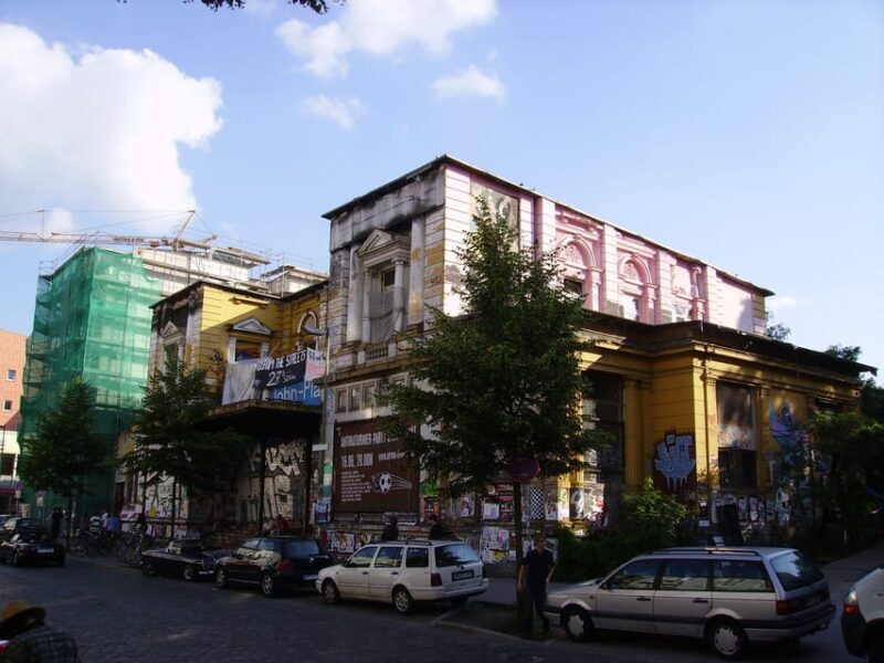 Hamburg: Private Tour - Schanzenviertel & Karolinenviertel - An Authentic Walk Through Hamburgs Edgy Districts