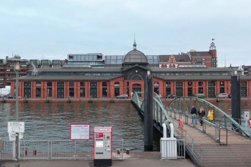 Hamburg: Reeperbahn, Port, & Fish Market Morning Tour - Exploring Hamburg’s Morning Charm