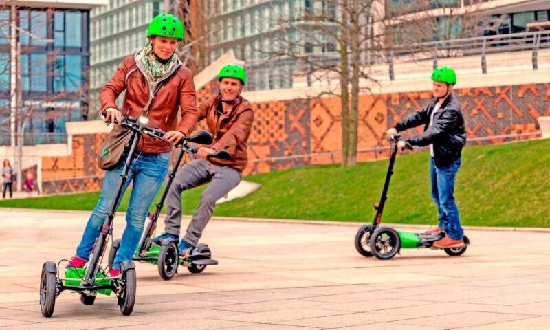 Hamburg: Sightseeing Tour with 'Scuddy' - Key Points