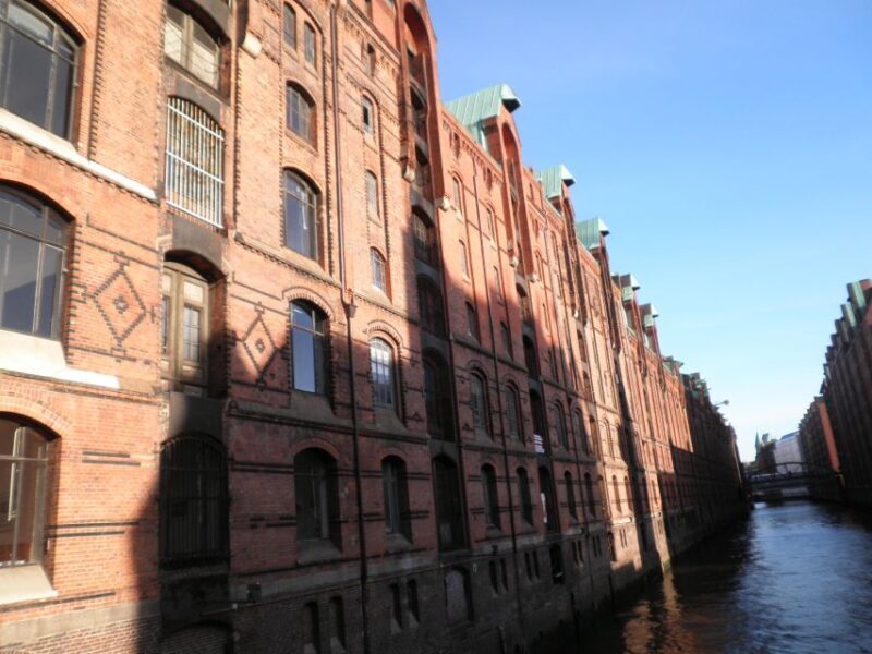 Hamburg: Speicherstadt & HafenCity 2-Hour Walking Tour - Who Should Consider This Tour?